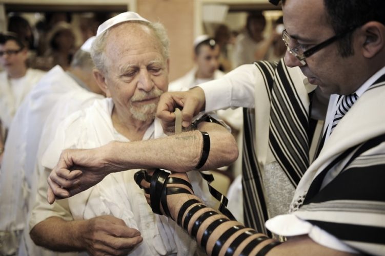 10 Images That Will Change The Way You Look At Tefillin – Pop Chassid